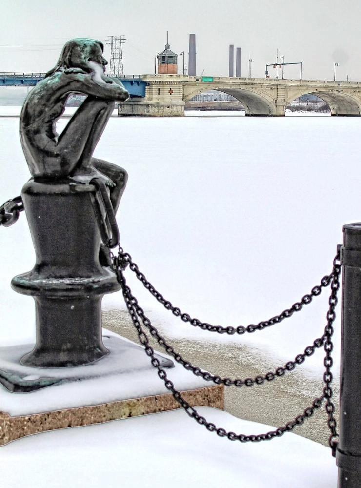 winter_statue | Trinity Episcopal Church in Downtown Toledo